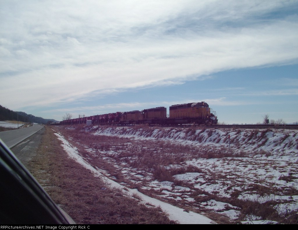 UP 2999 Leads Combines & A Manifest NB